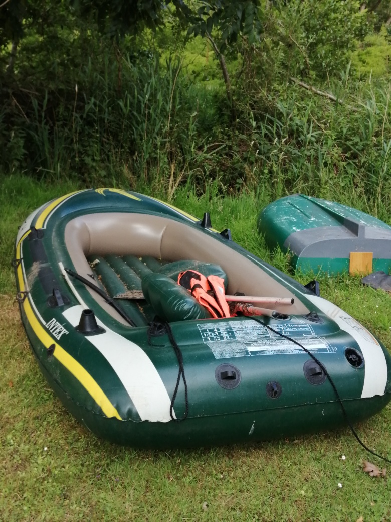 Surlingham Staithe – Abandoned Canoe | Surlingham